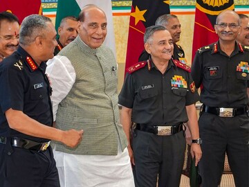 'Expect the Unexpected and Prepare Accordingly': Defence Minister Rajnath Singh to Army ...