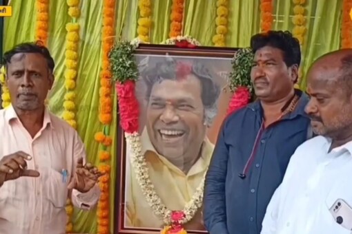 Fans Of Tamil Actor Mayilsamy Celebrate His Birthday In Puducherry - News18