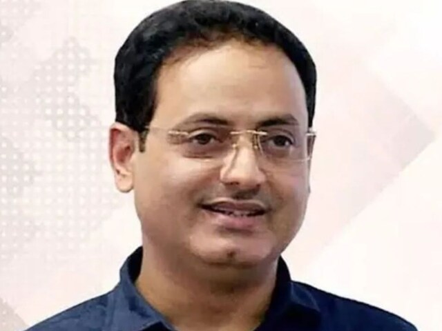 Drishti IAS Founder Vikas Divyakirti Shares Tips On How To Crack UPSC On First Attempt - News18