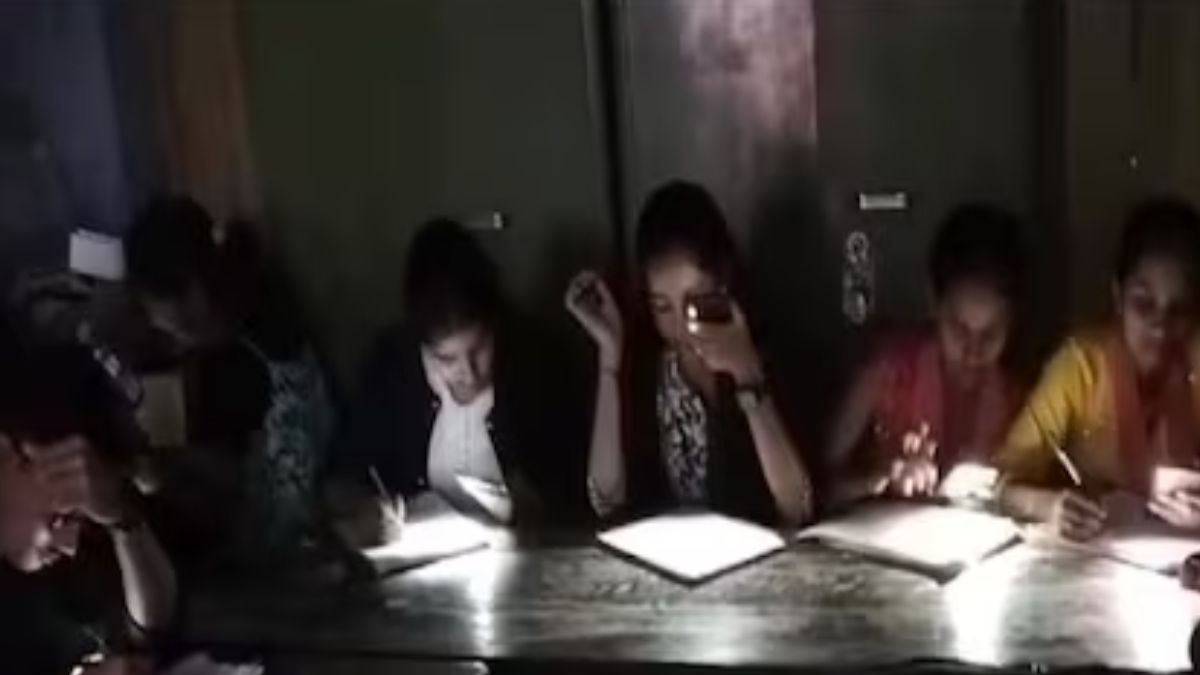 Watch: At this Bihar College, Students Use Mobile Flashlights For Exams ...
