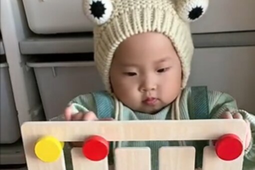 This 'Einstein' Baby Stuns Internet With Extraordinary Problem-Solving ...