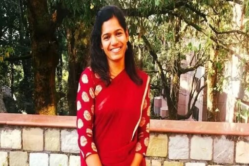 Meet IAS Officer Annapurna Garg Now Appointed Additional CEO In Noida ...