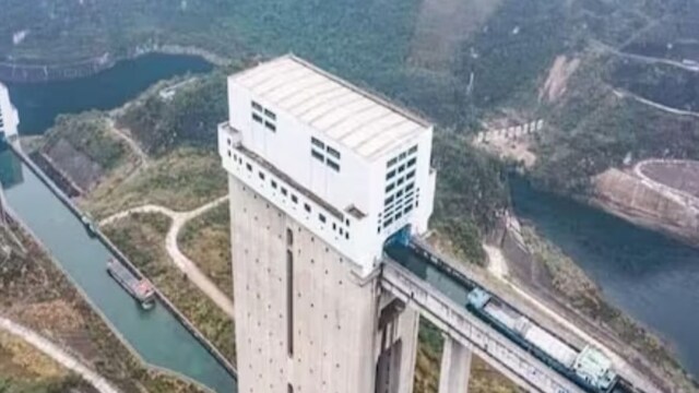 World's Largest Shiplift Carries Ships Weighing 500 Tons To 653 Feet ...