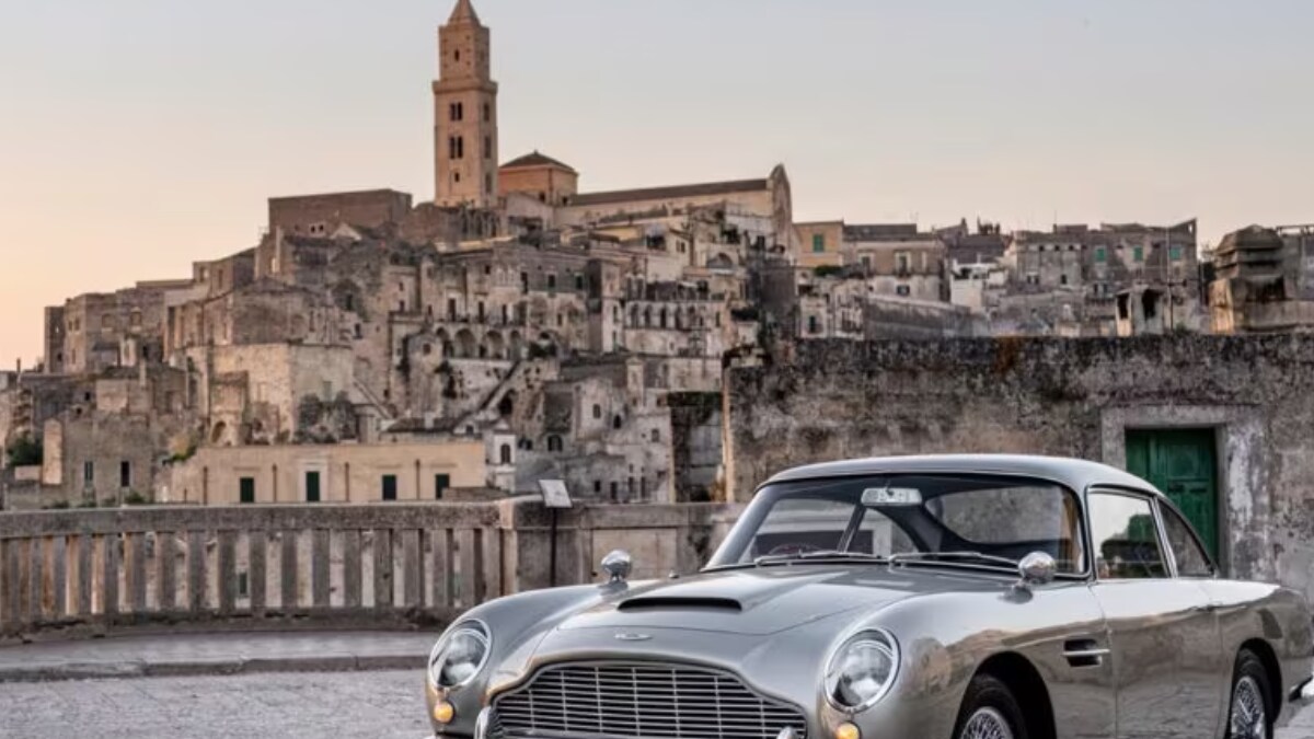 What's So Special About James Bond's '007' Car? Details Here - News18