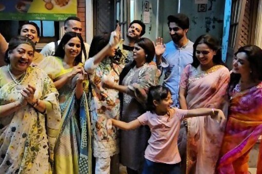 Yeh Rishta Kya Kehlata Hai Cast Bonds In Final Episodes With Harshad ...