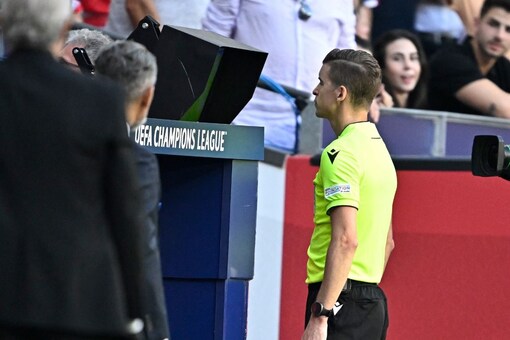 VAR Officials Involved in Liverpool Error to Make Premier League Return ...