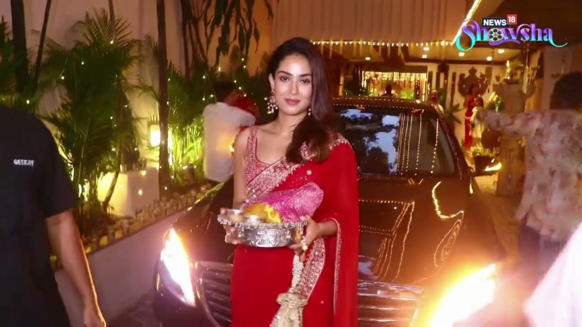 Mira Rajput Kapoor, Natasha Dalal, Geeta Basra At Anil Kapoor's Home ...