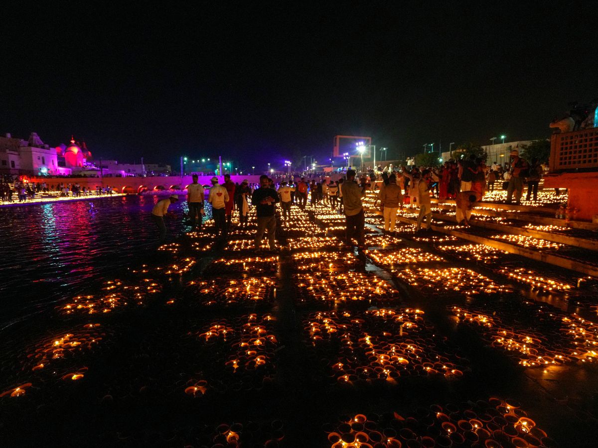 In Pics | Ayodhya Deepotsav Sets World Record As Over 22 Lakh 'Diyas ...