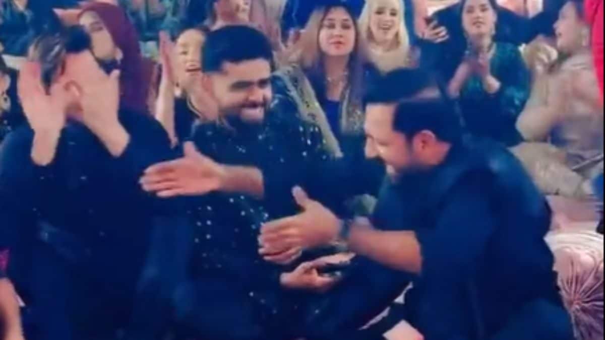 Former Pakistan Skipper Babar Azam Spotted in Team-mate's Pre-Wedding ...
