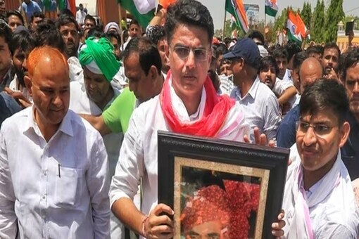 'Politicians Should Remain in The News': Rajesh Pilot Both Created And ...