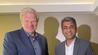 Legendary German Goalkeeper Oliver Kahn Lands in India, Welcomed by ...