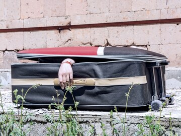 Volunteers Find Man’s Body Stuffed in Suitcase While Cleaning Lake in ...