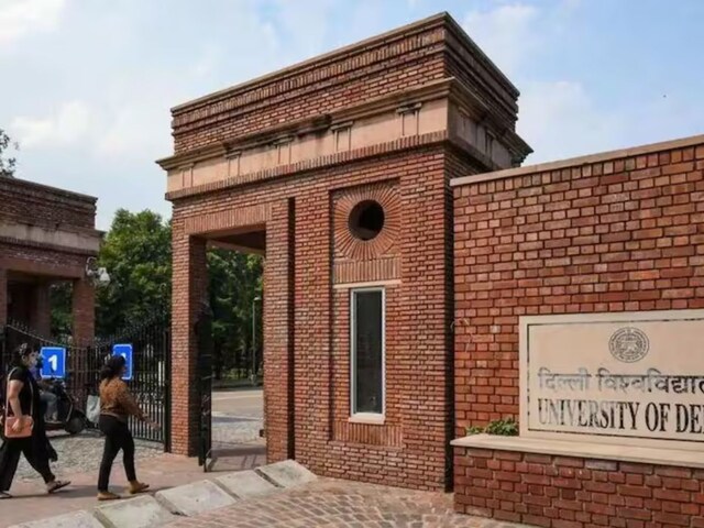 DU to Introduce ‘Joint/Dual Degree’ Programmes For UG, PG Students - News18