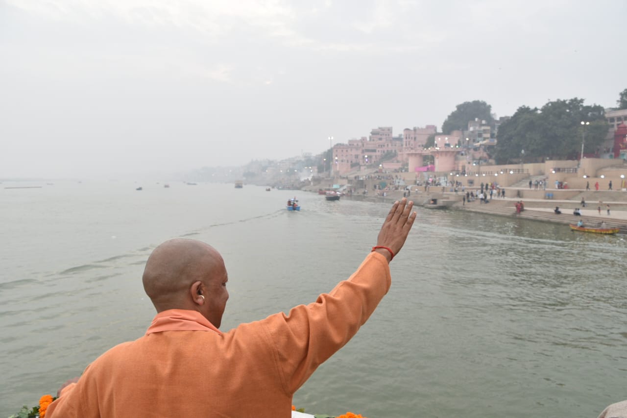 Varanasi Lights Up on Dev Deepawali with 22 Lakh Earthen Lamps on Ghats ...