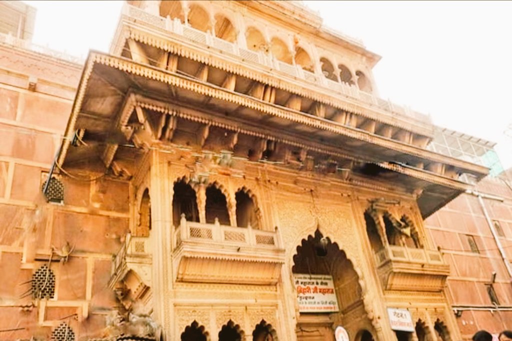 For a Smoother Path to Devotion: Kunj Galis of Vrindavan’s Banke Bihari ...