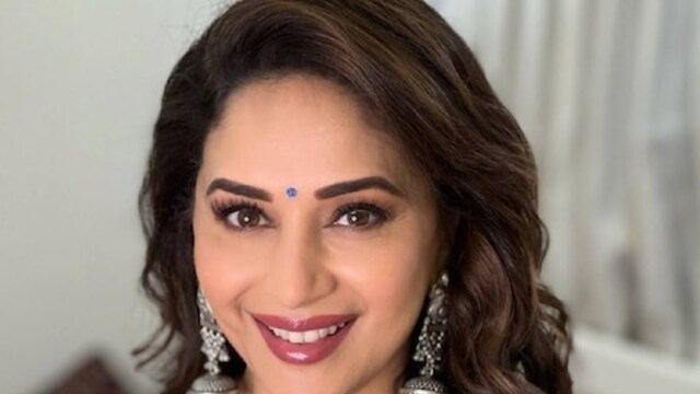 Madhuri Dixit Honoured With Special Recognition For Contribution To Bharatiya Cinema Award At ...