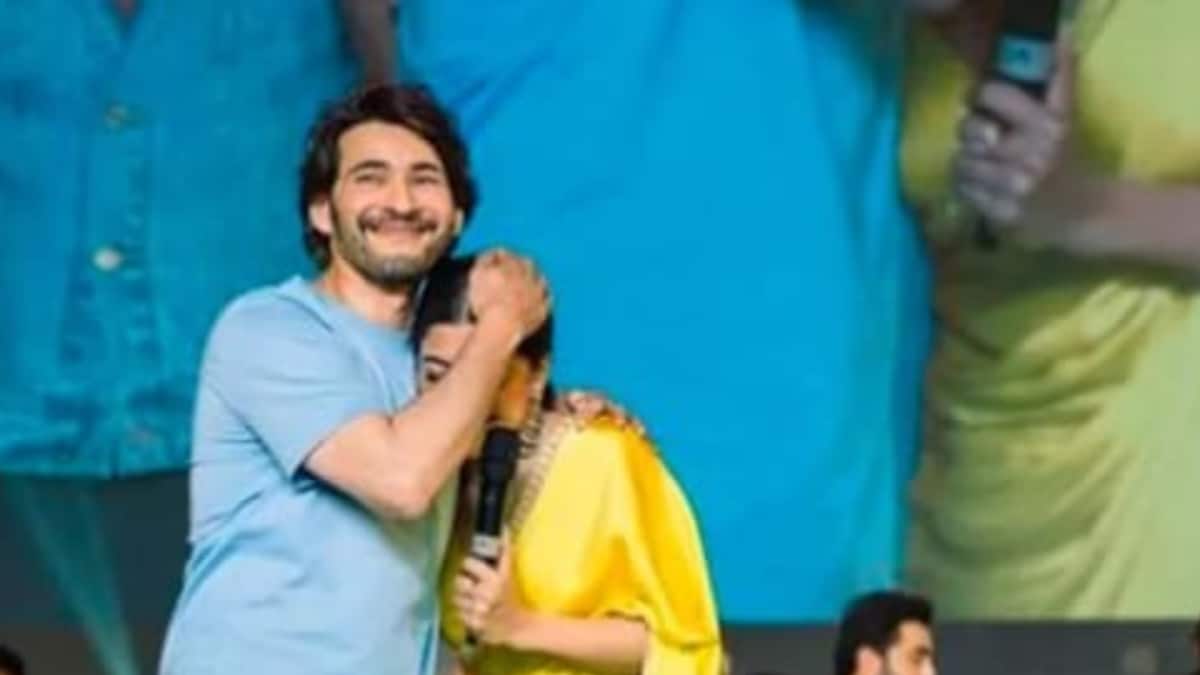 Mahesh Babu's Casual Blue T-shirt At Animal Pre-release Event Was Worth ...