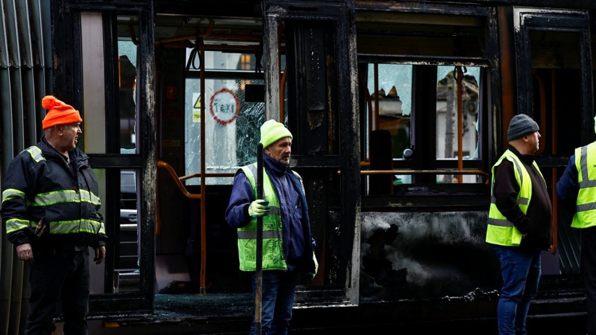 Irish Cops Prevent Riots in Dublin as Far-Right Protesters Congregate ...