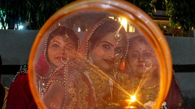 Karwa Chauth 2023: Moonrise Time in Major Indian Cities Including Delhi ...