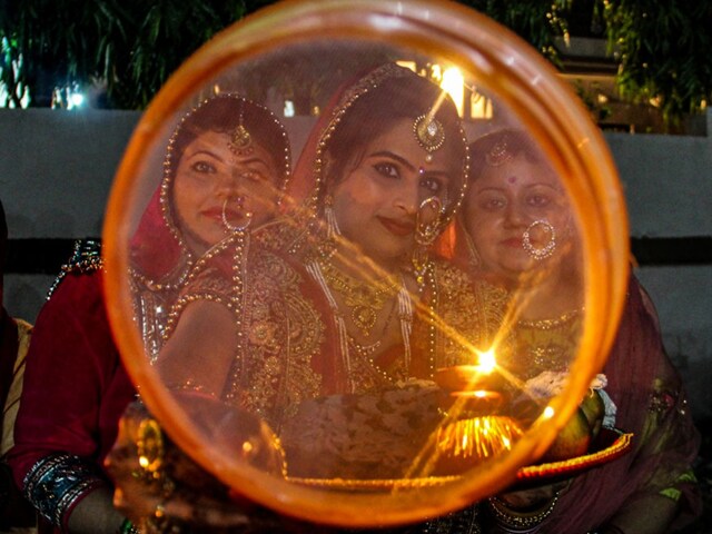 Karwa Chauth 2023: Moonrise Time in Major Indian Cities Including Delhi ...