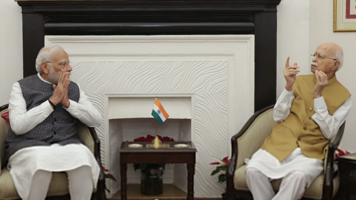 PM Modi Meets L K Advani On His Birthday, Calls Him 'Beacon Of ...
