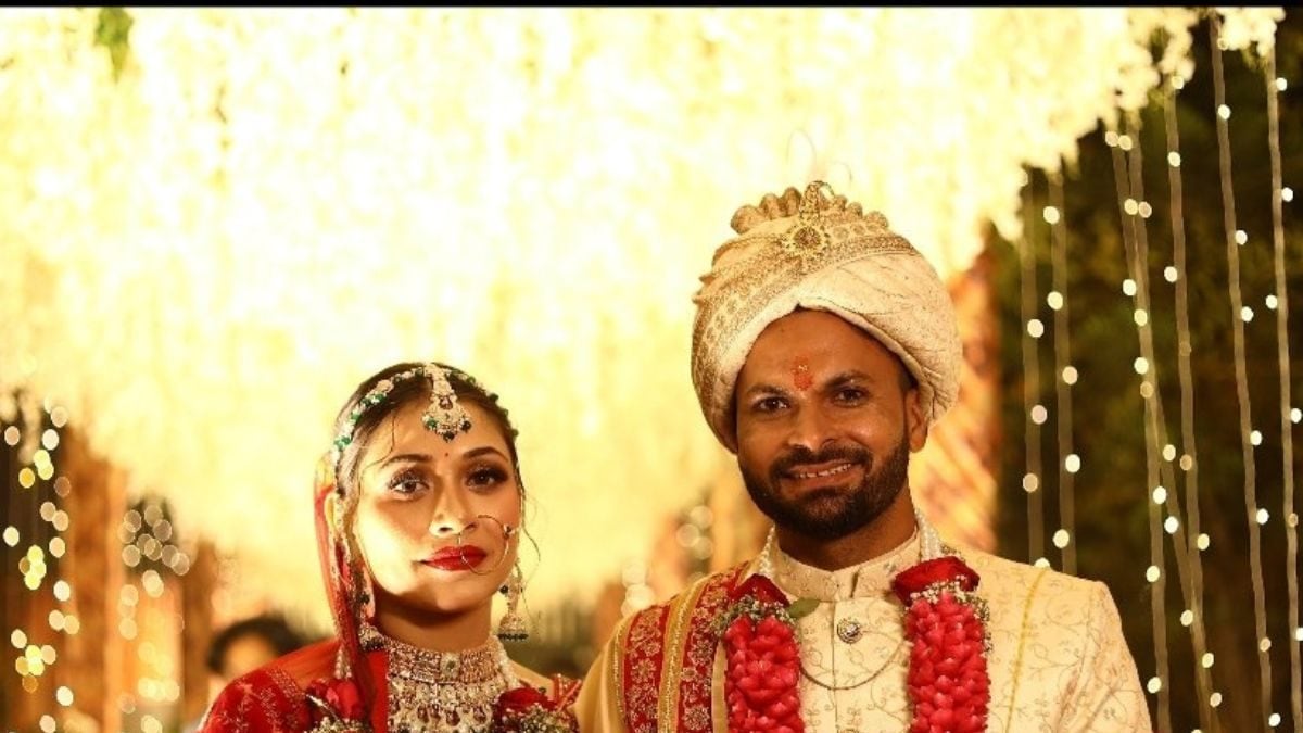 Watch: India Pacer Mukesh Kumar Grooves To Bhojpuri Hit At Pre-Wedding ...