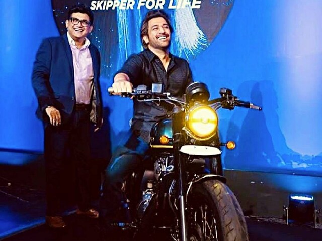 MS Dhoni’s Garage Now Includes A Customised Jawa 42 Bobber: All You ...
