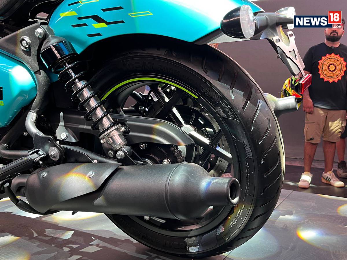 Royal Enfield Shotgun 650 in Pics: See Design, Features, and More in Detail