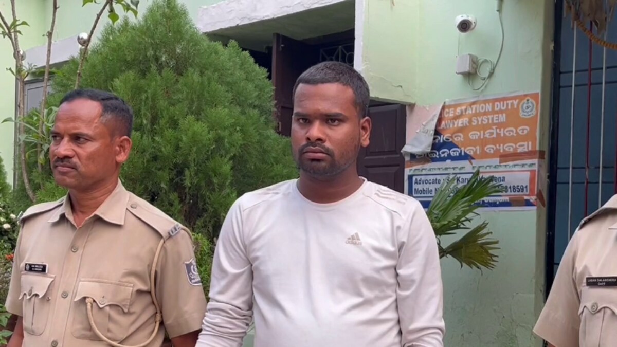 Odisha Man Kills Wife, 2-Yr-Old Child by Releasing Snake; 'Lured by ...