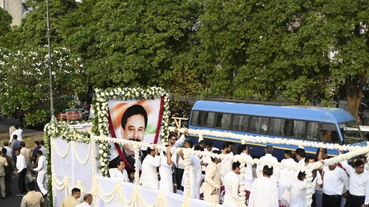 Friends, Staff Bid Goodbye to Subrata Roy; 16-Year-Old Grandson ...