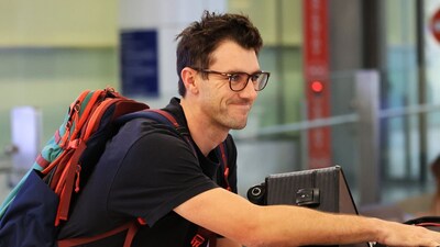 WATCH: Pat Cummins & Co Receive Dull Reception at Airport as Aussies ...