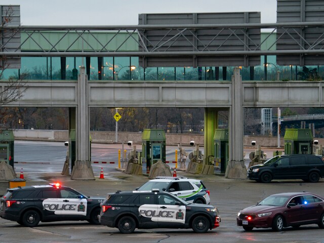 High-Speed Car Crash at US-Canada Checkpoint Near Niagara Falls Kills 2 ...