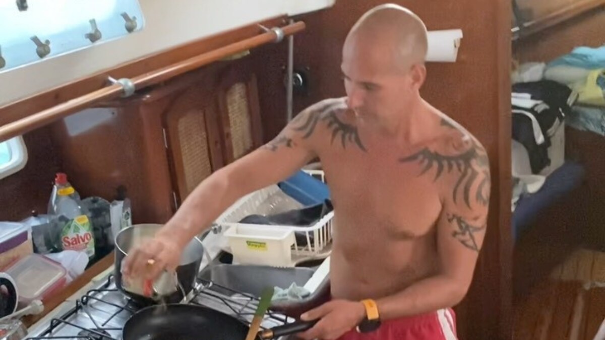 This Man Deserves A Salute For His 'Hurricane-Special' Cooking Skills ...