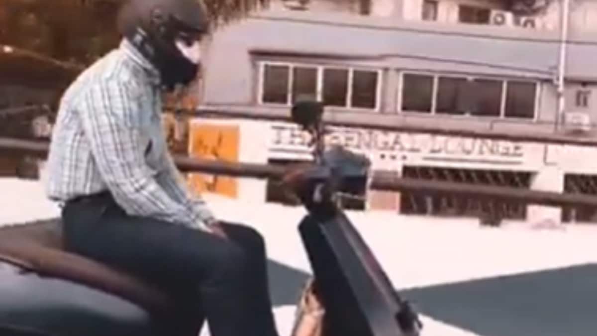 Man Rides Ola Electric Scooter Without Using Hands; CEO Bhavish ...
