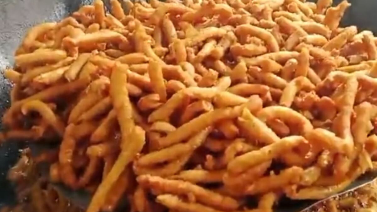 This Sweet Delicary In UP's Ballia Is Made From Flour And Jaggery ...