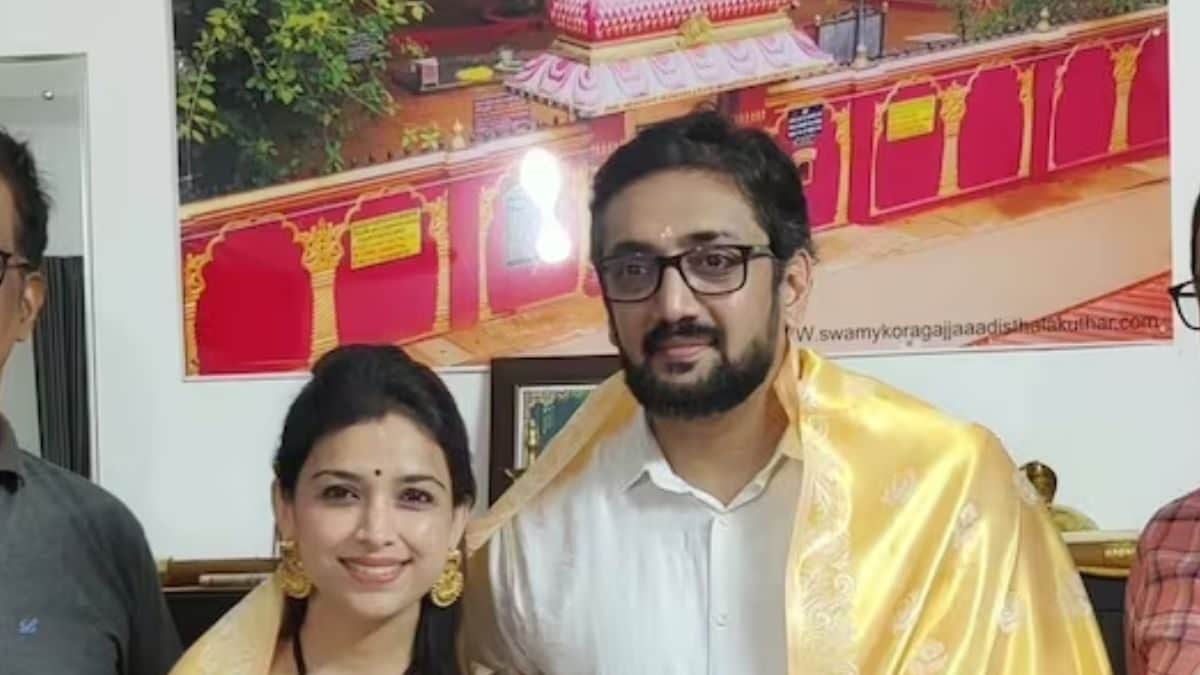 Inside Kannada Actress Shwetha Changappa's 'Temple Run' With Family ...