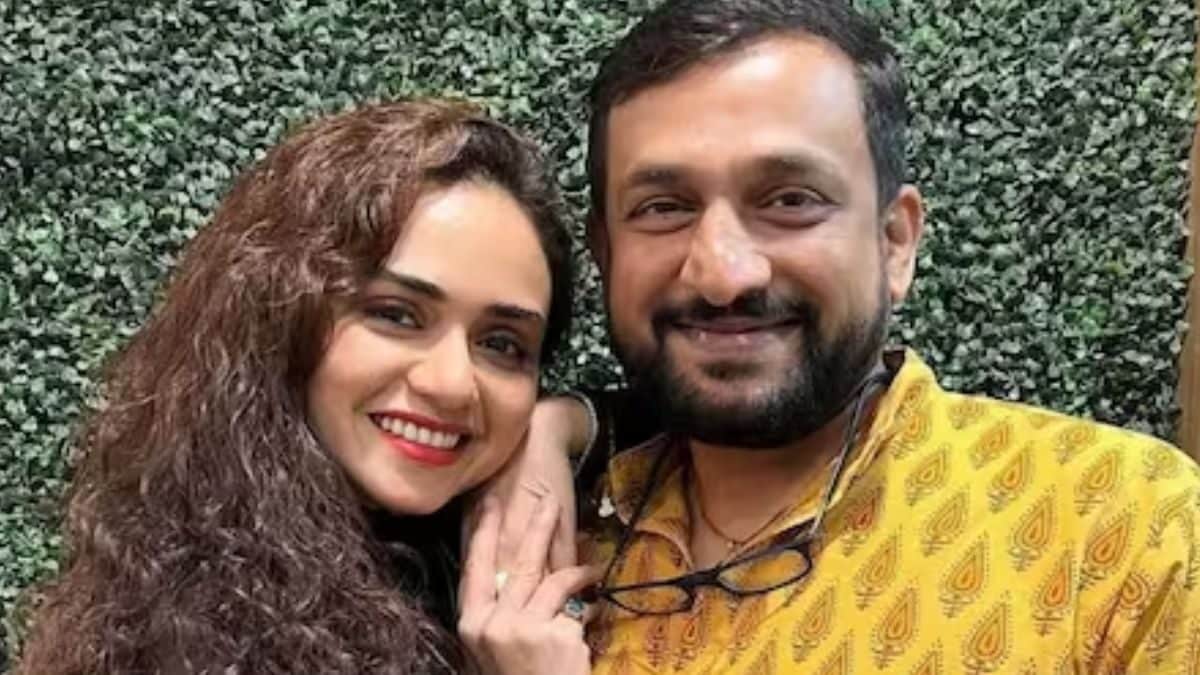 'May God Fulfill All Your Desires': Prasak Oak On Amruta Khanvilkar's ...