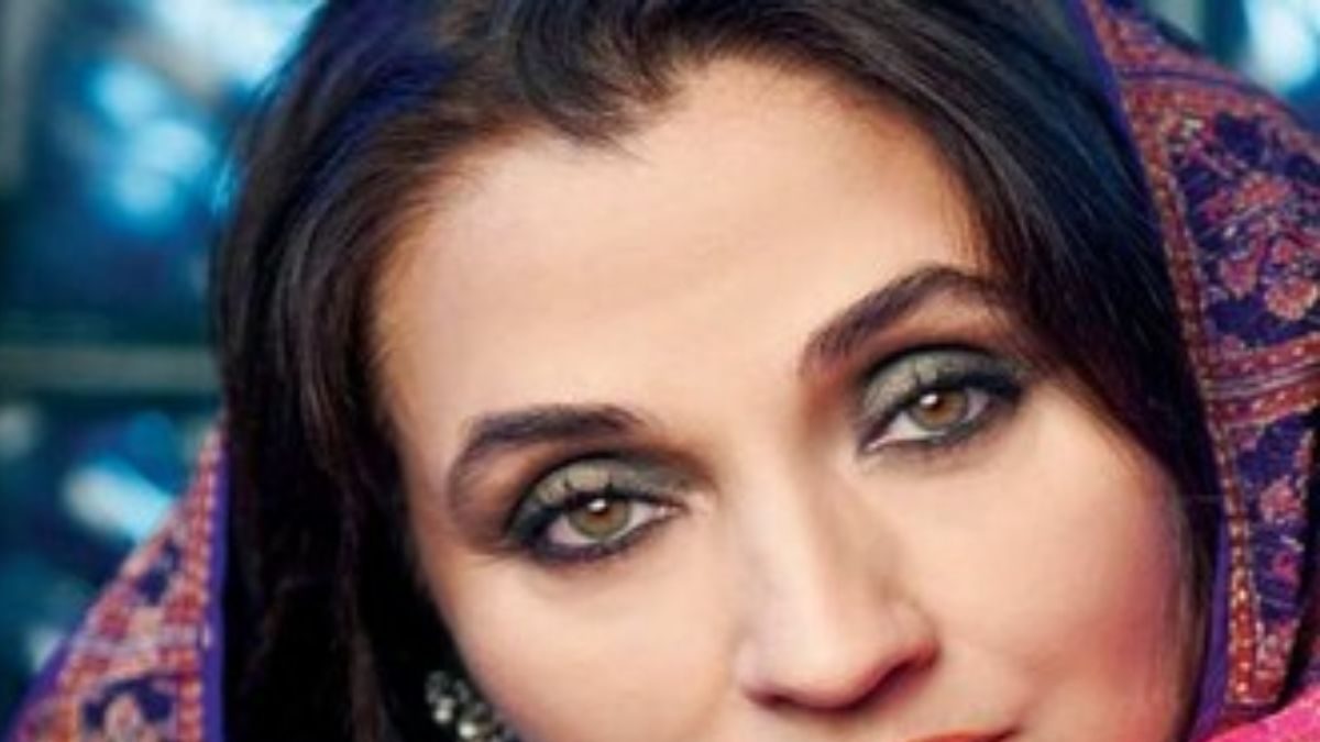 When Yesteryear Actress Salma Agha Gave Voice To This Iconic Sad Song ...