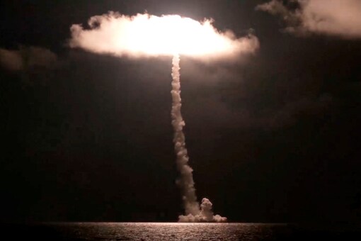 Russia Test Fires Nuclear-Capable Ballistic Missile Dubbed 'Bulava ...