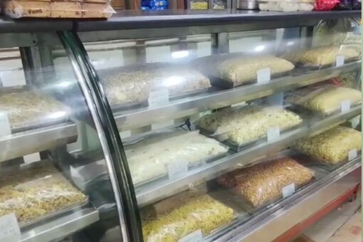 How UP's 200-year-old Dalmoth Namkeen Is Prepared - News18