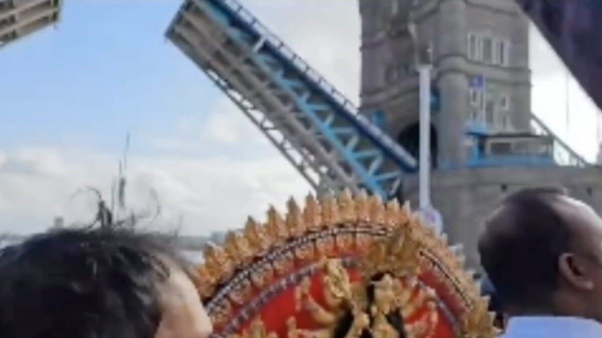 Watch: Unique Sight Of Durga Puja Procession Passing Through Tower ...