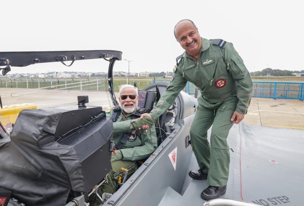 PM Narendra Modi Flies Sortie in Tejas Fighter Jet in Bengaluru | In ...
