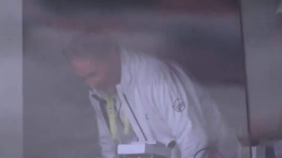 AUS vs PAK 2nd Test: Play Delayed at MCG as 3rd Umpire Gets Stuck in ...