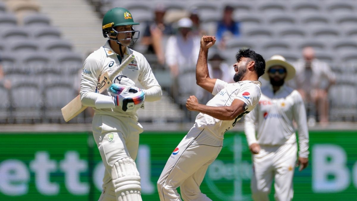 AUS vs PAK, 1st Test: Debutant Aamir Jamal Produces Peach of a Delivery ...