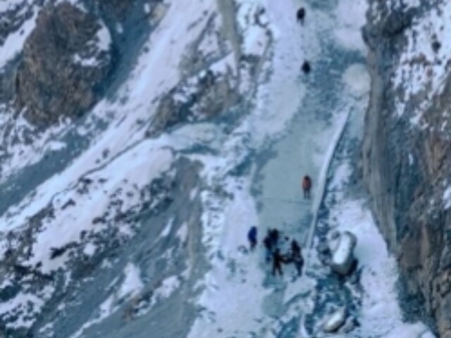 Ladakh: 5 Dead and 3 Injured After Vehicle Falls into Gorge at Zoji La ...