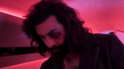 Animal DELETED Scene Surfaces; Ranbir Kapoor Drinks Alcohol, Flies a ...