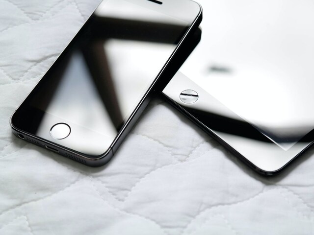 Apple LOSES The Man Behind Touch ID And FaceID Tech For iPhones: Look ...