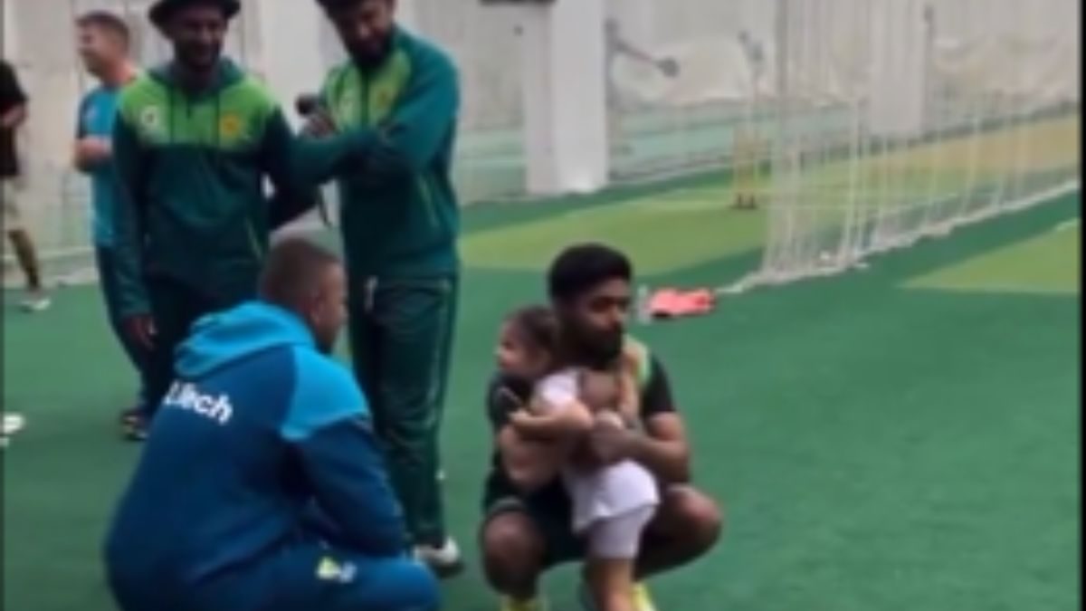 Babar Azam Shares Hug With Usman Khawaja’s Daughter Ahead of Boxing Day ...