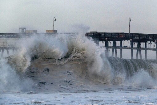 California High Surf: Temporary Evacuation Orders Issued in Some Parts ...