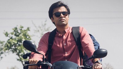 Panchayat Season 3: Jitendra Kumar Returns As Abhishek Tripathi, First ...